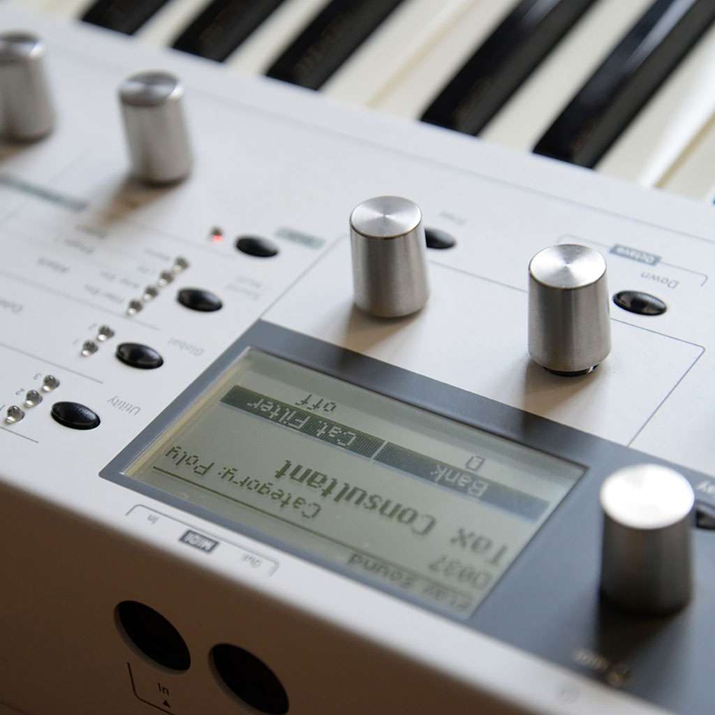 The process of creating sounds | Electronica